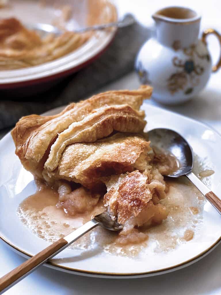 Easy Puff Pastry Apple Pie - The Greek Foodie