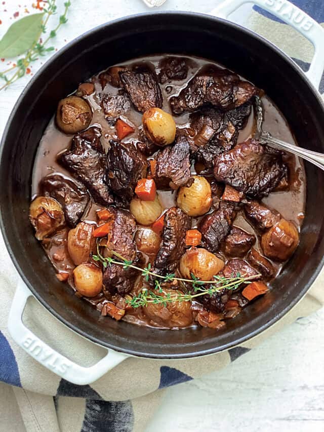 Stifado - Greek Red Wine Beef Stew - The Greek Foodie