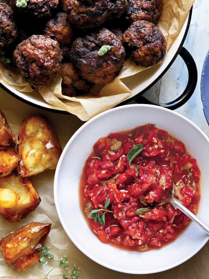 Spicy Red Pepper Tomato Relish - The Greek Foodie