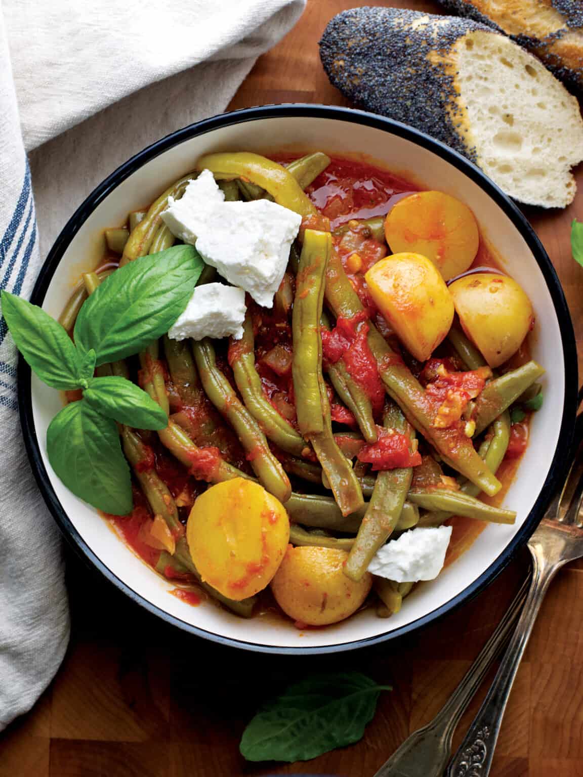 Greek Green Beans In Tomato Sauce - The Greek Foodie