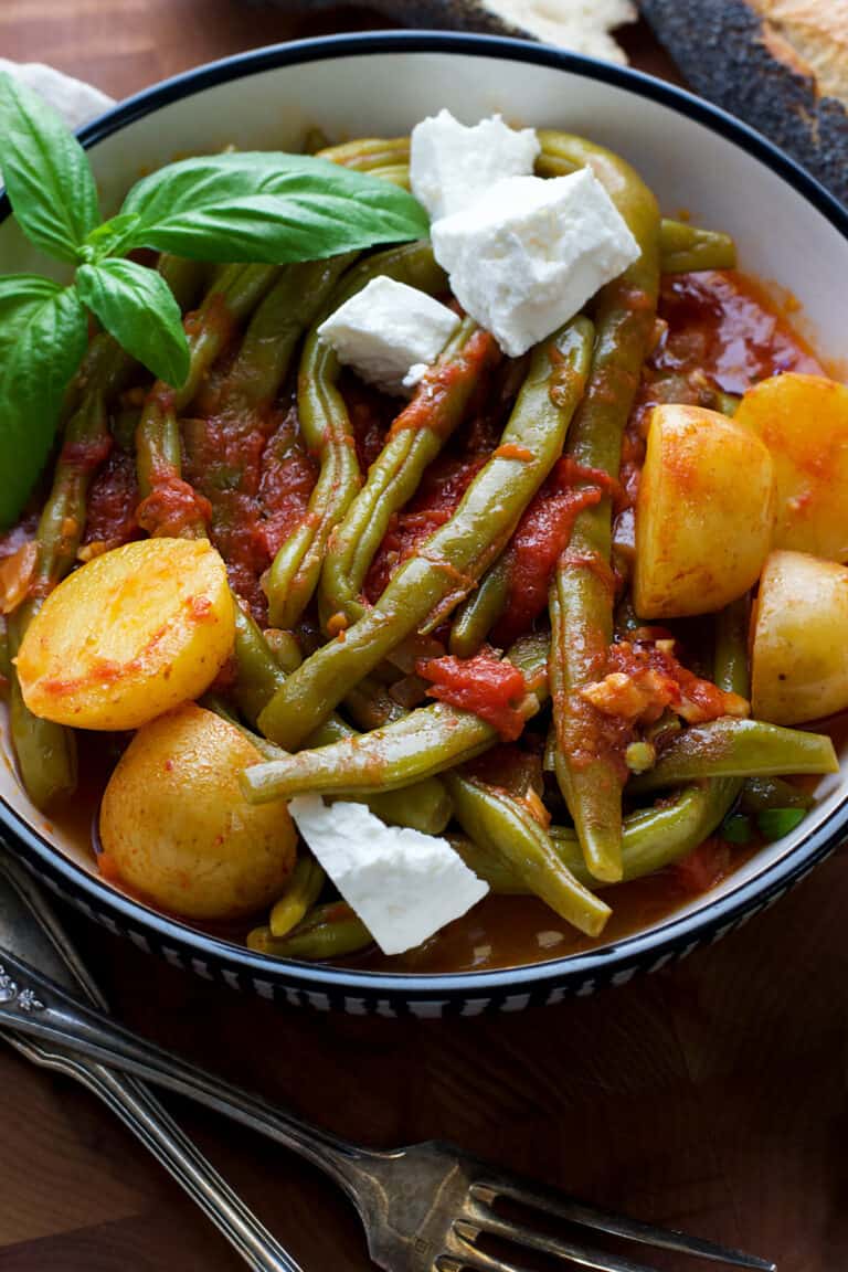 Greek Green Beans In Tomato Sauce - The Greek Foodie
