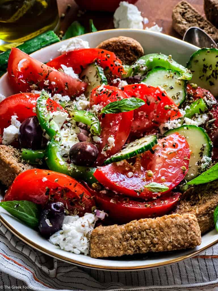 How to Make Authentic Greek Salad (Horiatiki Salata) - The Greek Foodie