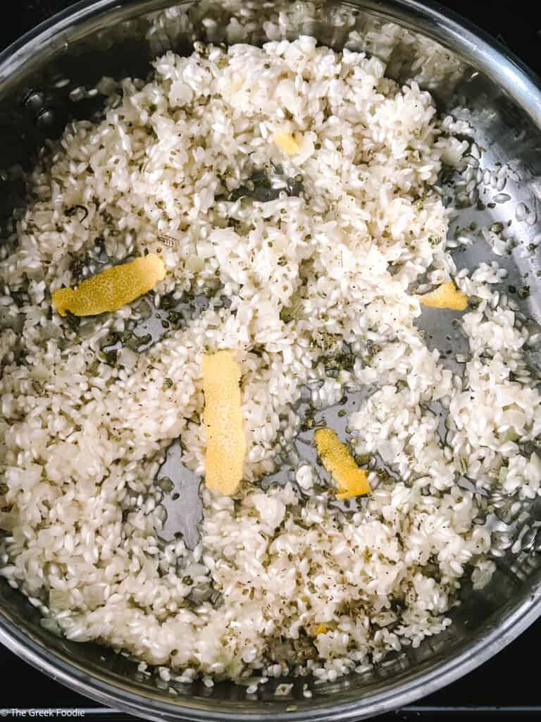 Greek Lemon Rice (Rizi Lemonato) - The Greek Foodie