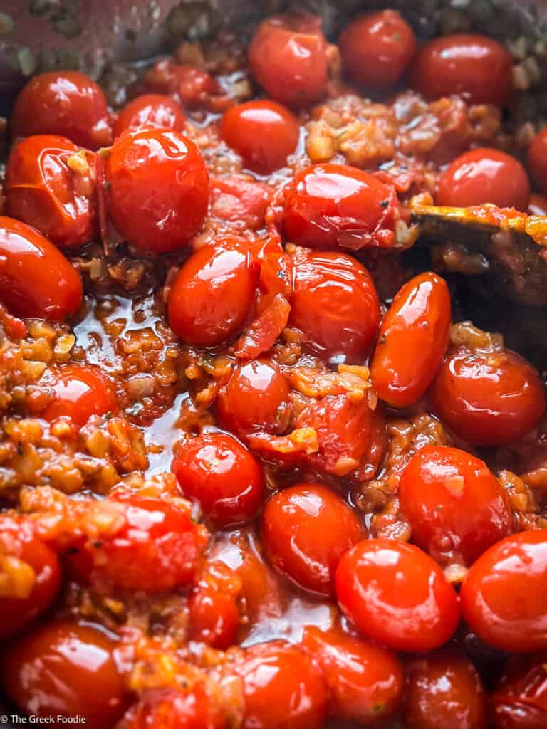 Easy Greek Tomato rice-Ntomatorizo - The Greek Foodie